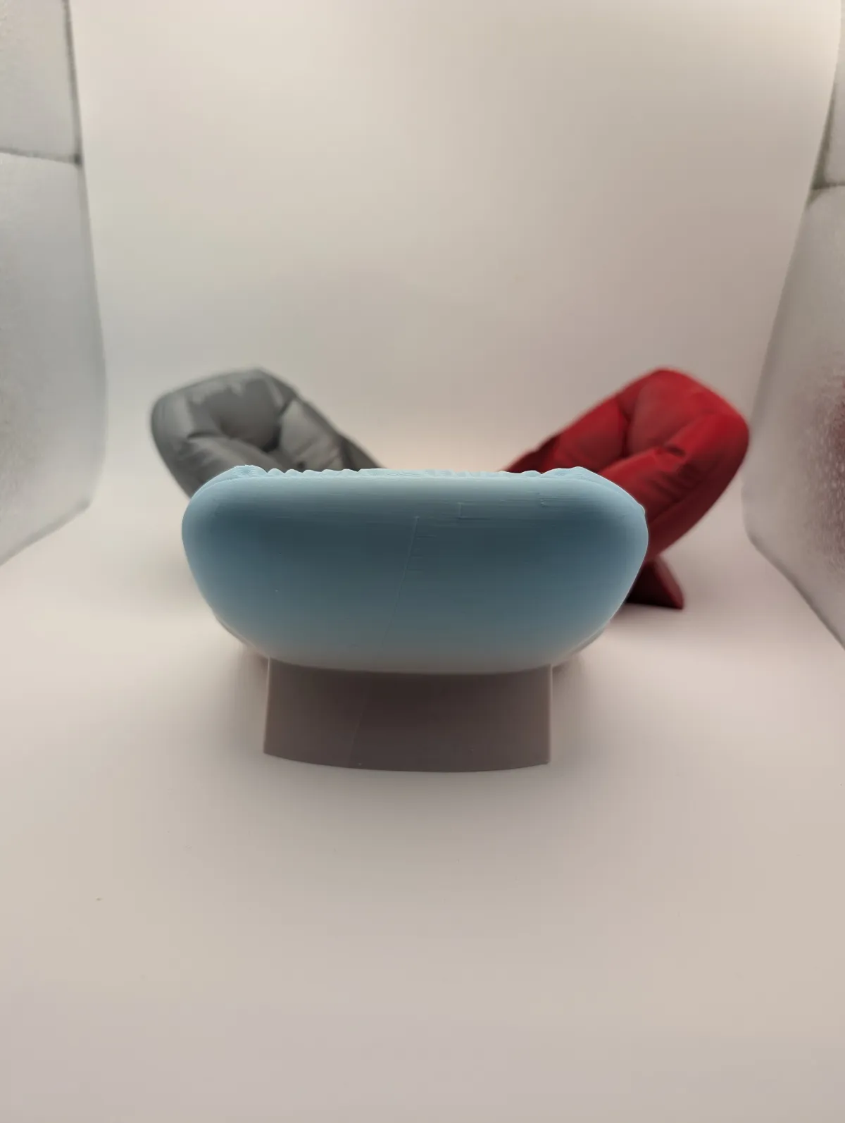Cozy Cushion Throne – Plush Phone Seat - Handsin3d | Nexprint: Free 3D ...