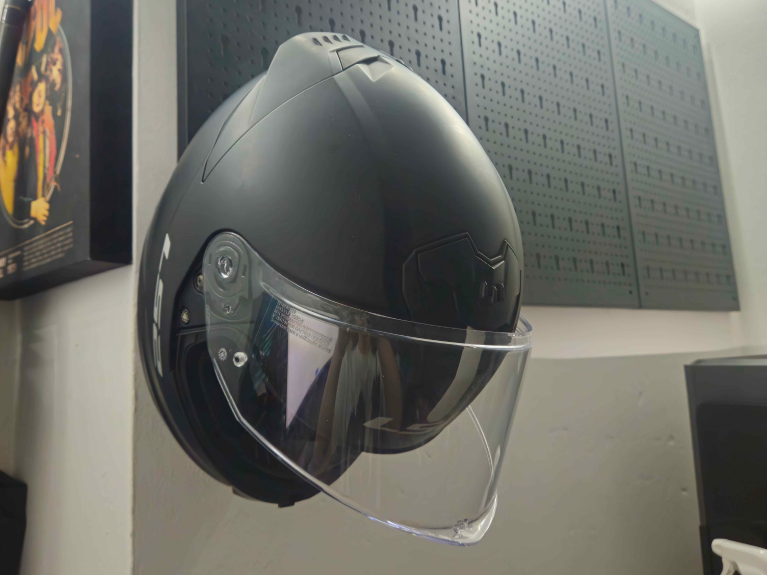 Motorcycle Helmet holder - kmaios | Nexprint: Free 3D Model Downloads